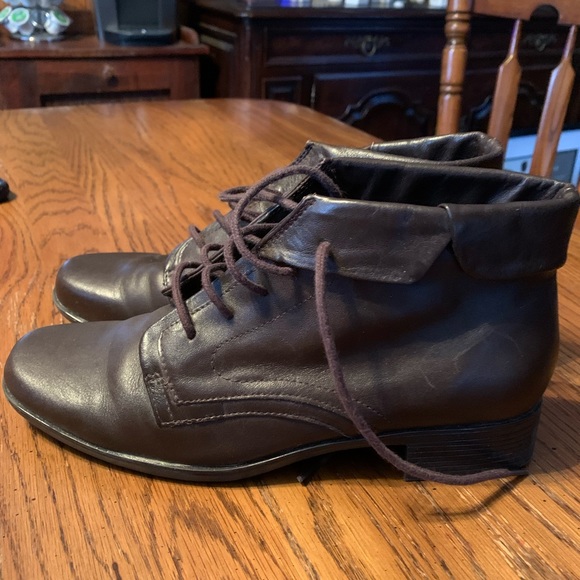 Liz Baker | Shoes | Nwot Womens Liz Baker Leather Boots | Poshmark